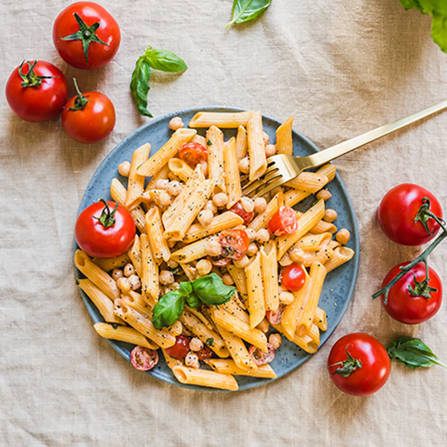 Tomaatti-basilika pasta